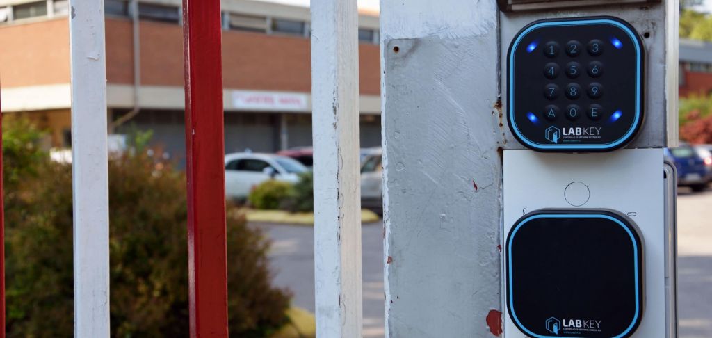 Tastiera per apertura cancello con codice | LabKey